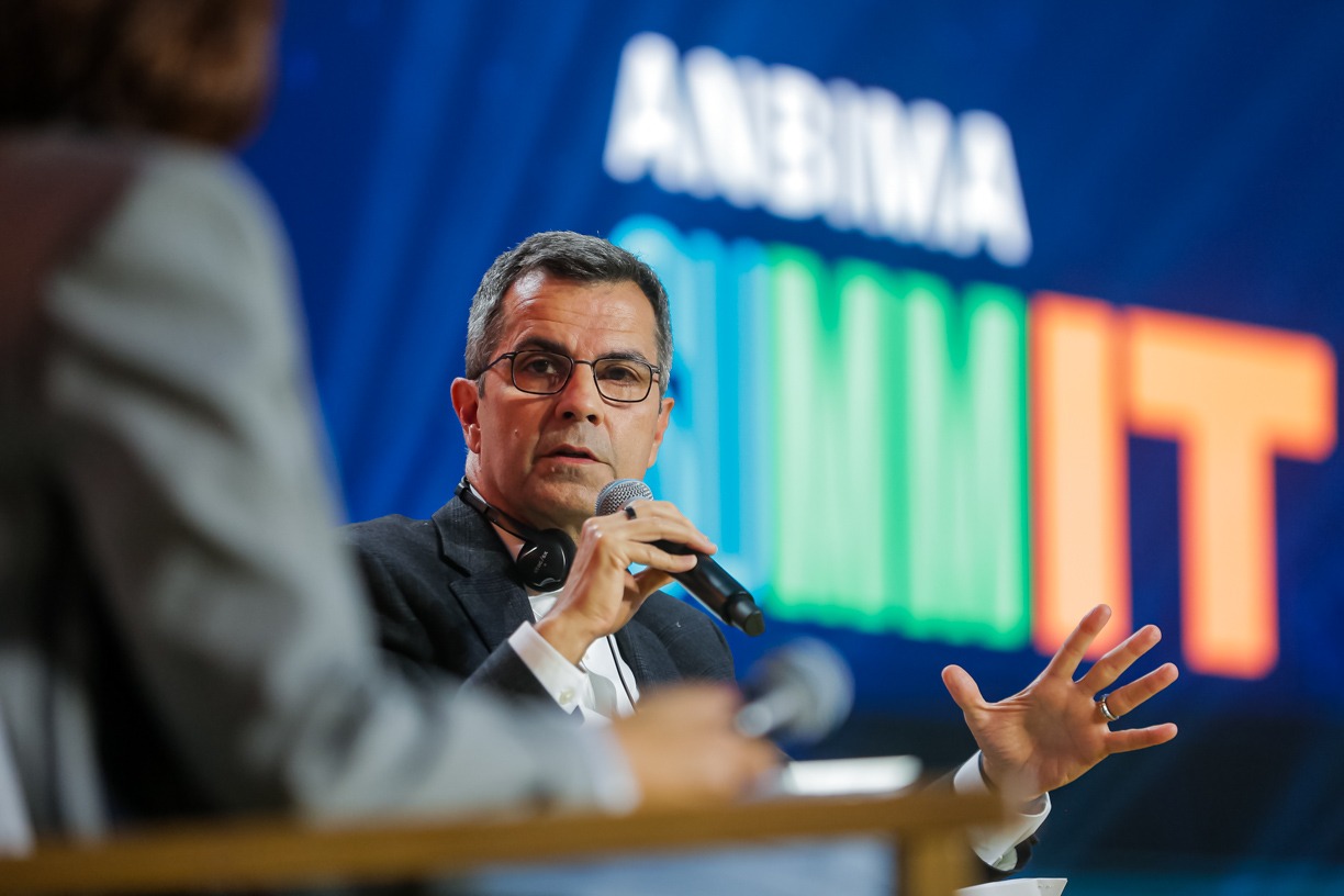 Investimento não é produto, mas solução, diz Carlos André, da Anbima